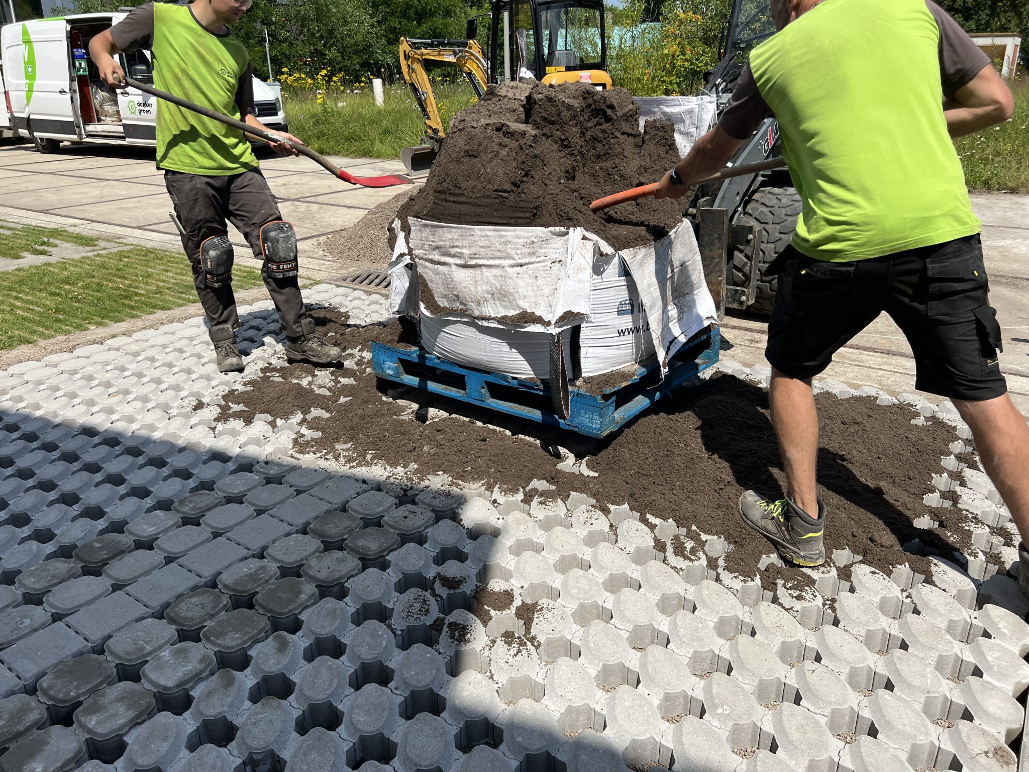 Home - Groen Parkeren met Duurzame Grastegels - Park Positive